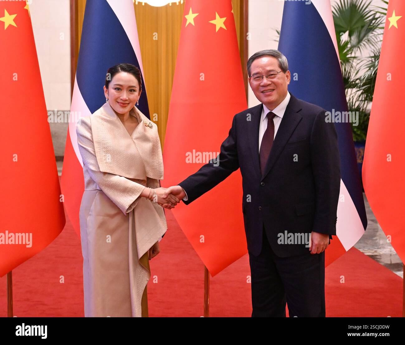 (250207) -- BEIJING, Feb. 7, 2025 (Xinhua) -- Chinese Premier Li Qiang ...