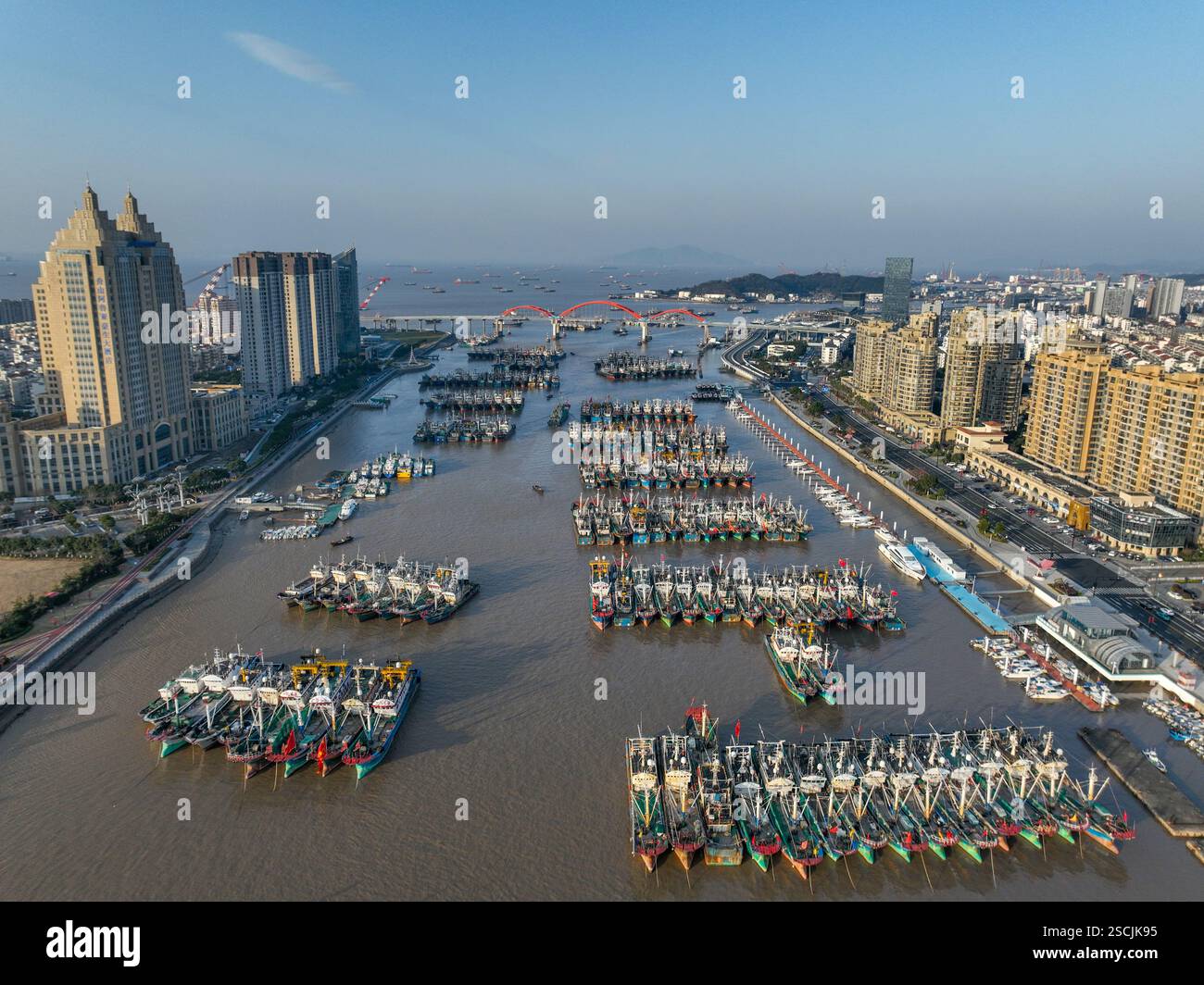 (250207) -- BEIJING, Feb. 7, 2025 (Xinhua) -- An aerial drone photo ...