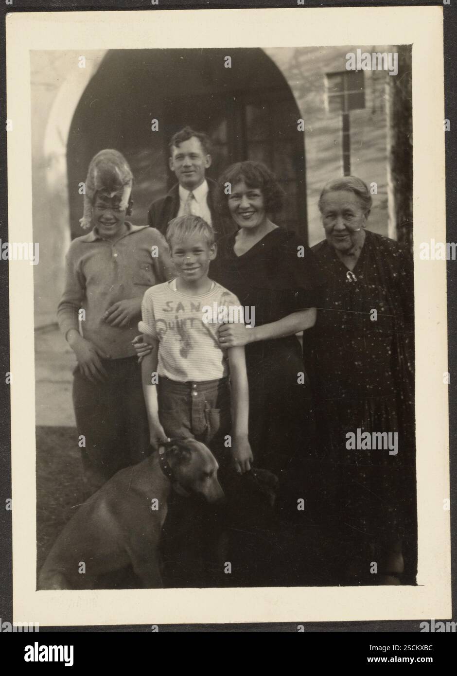 United states 1943 men children hi-res stock photography and images - Alamy