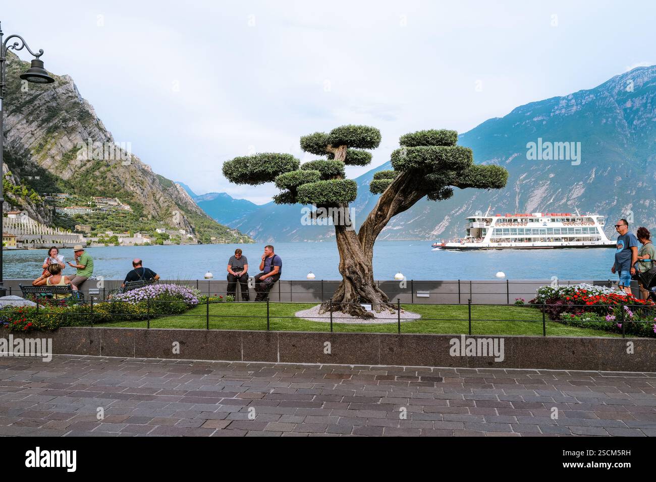 Tourist view of Lake Garda in Lemon Italy Stock Photo - Alamy