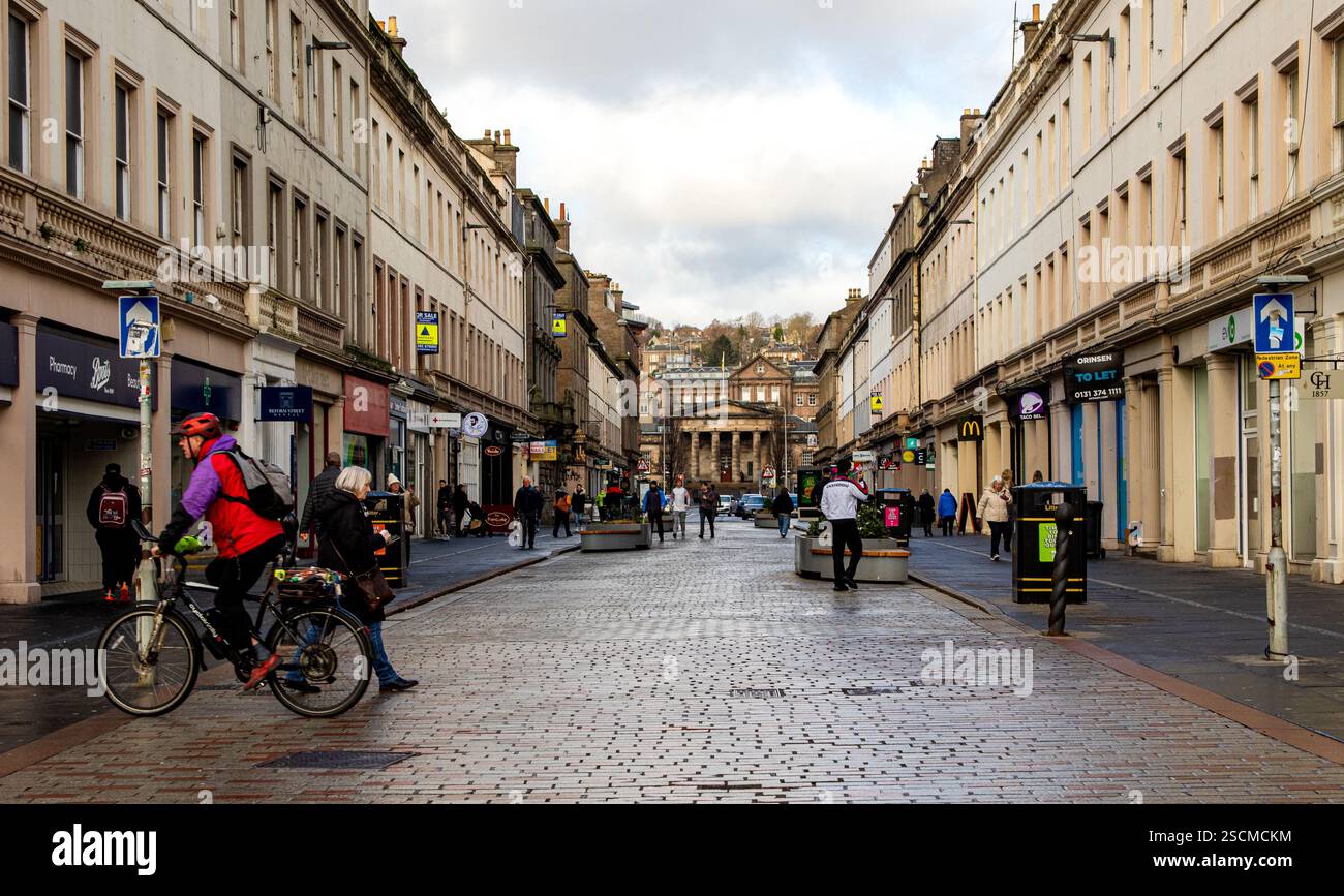 Dundee, Tayside, Scotland, UK. 7th Feb, 2025. UK Weather: Despite the ...