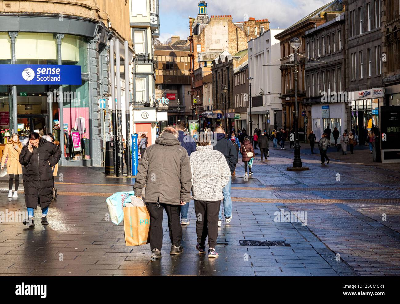 Dundee, Tayside, Scotland, UK. 7th Feb, 2025. UK Weather: Despite the ...