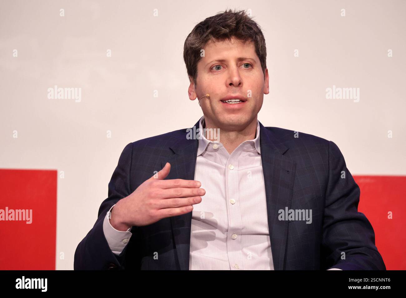 Sam Altman, Co-Founder und CEO von OpenAI, Podiumsdiskussion in der TU ...