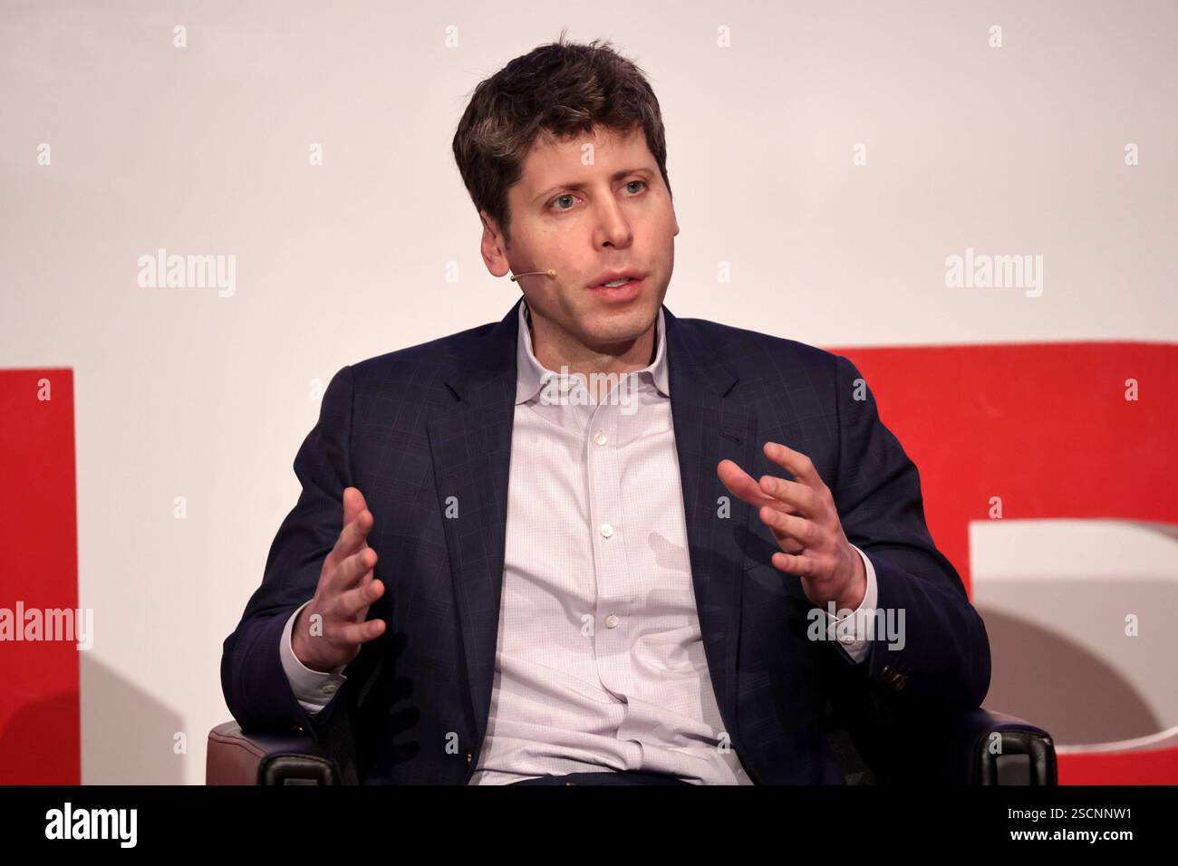 Sam Altman, Co-Founder und CEO von OpenAI, Podiumsdiskussion in der TU ...