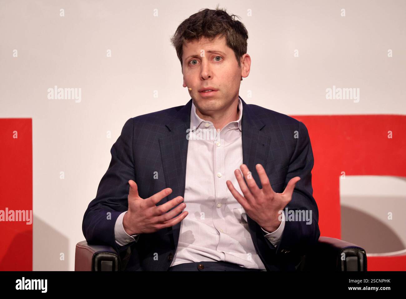 Sam Altman, Co-Founder und CEO von OpenAI, Podiumsdiskussion in der TU ...