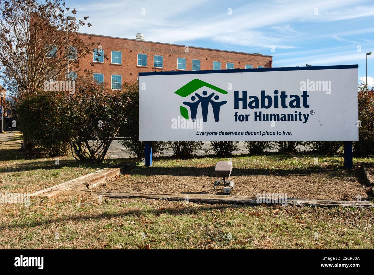Habitat for Humanity sign and headquarters building in Americus ...