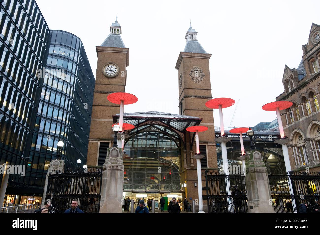 Exterior view of Liverpool Street Station front entrance and building ...