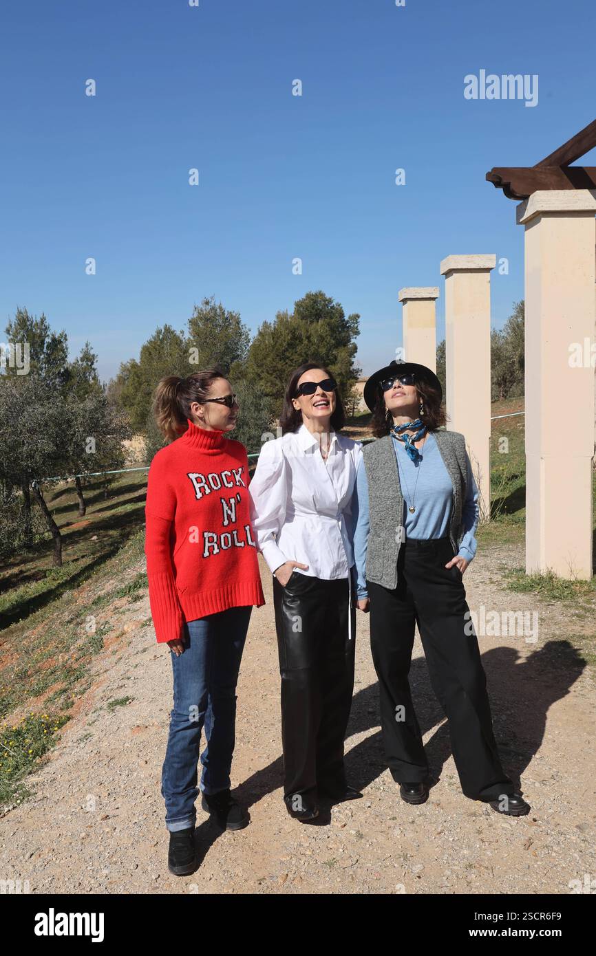 Granada, Spain. 07th Feb, 2025. Actresses Maribel Verdu and Leonor ...