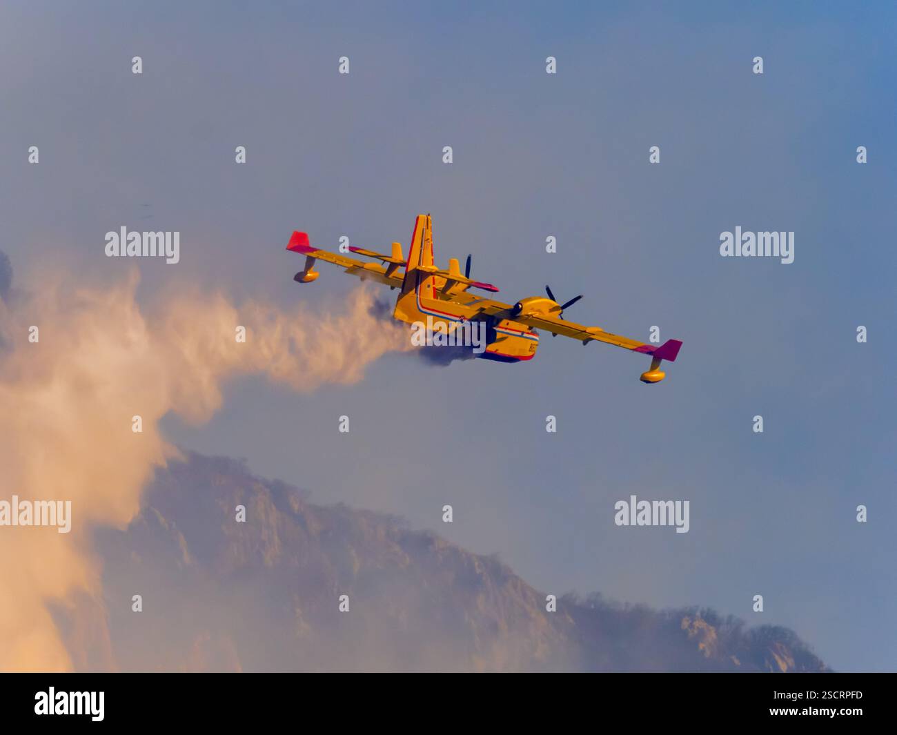 Croatian Canadair CL-415 "866" HRZ in action fire-figthing bombing over ...