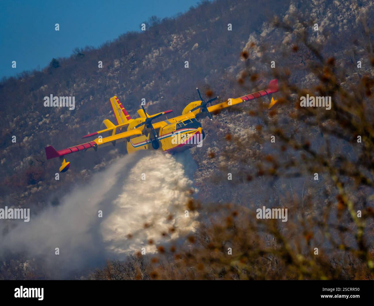 Croatian Canadair CL-415 "866" HRZ in action fire-figthing bombing over ...