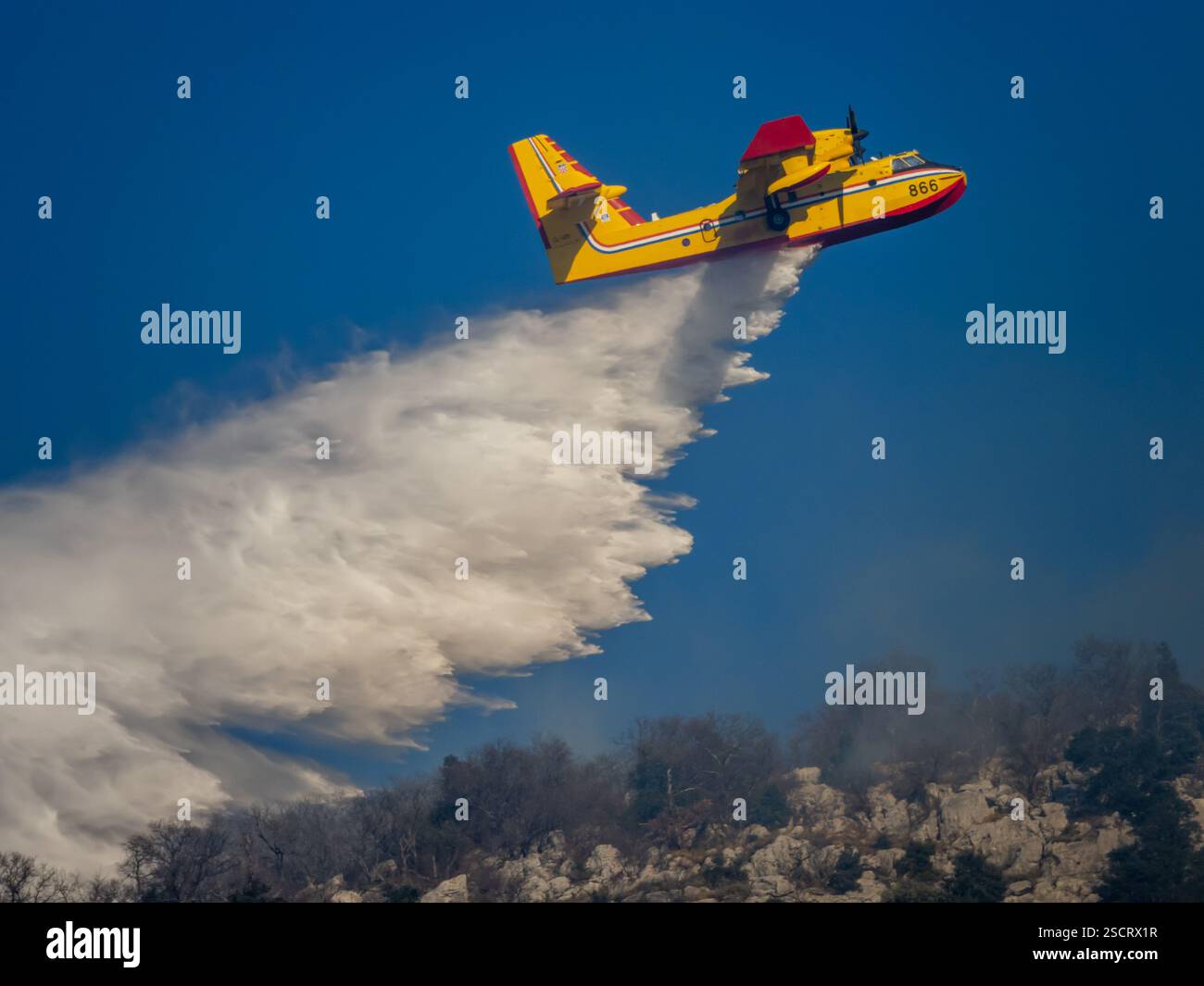 Croatian Canadair CL-415 "866" HRZ in action fire-figthing bombing over ...