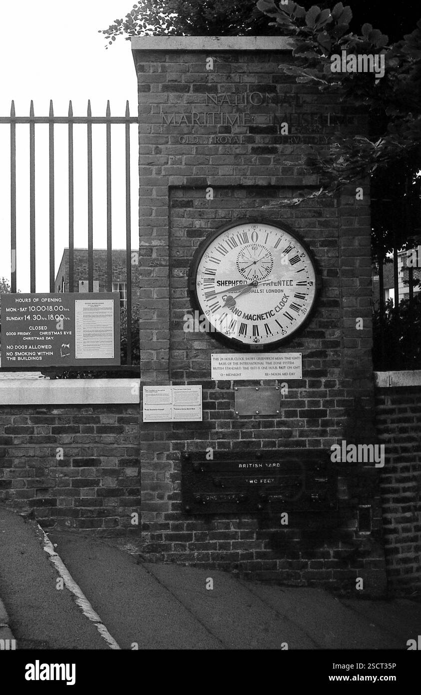 GMT (Greenwich Mean Time) Time display in Greenwich. [automated ...