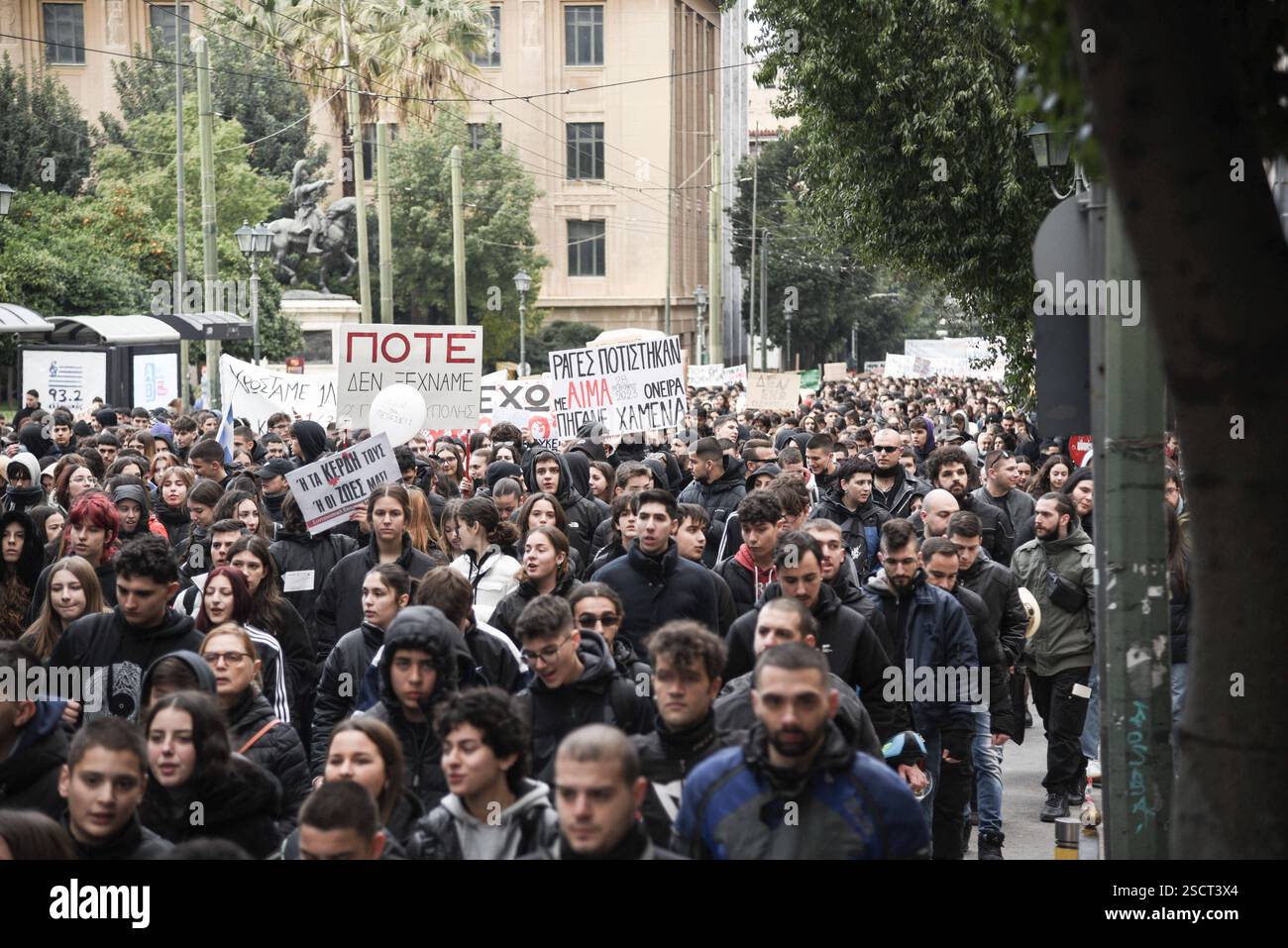 Greece: Students March demanding justice for the dead of the Tempi ...