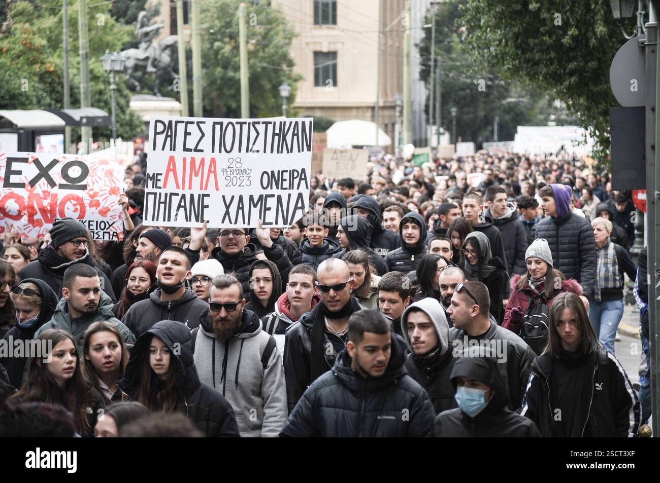 Greece: Students March demanding justice for the dead of the Tempi ...