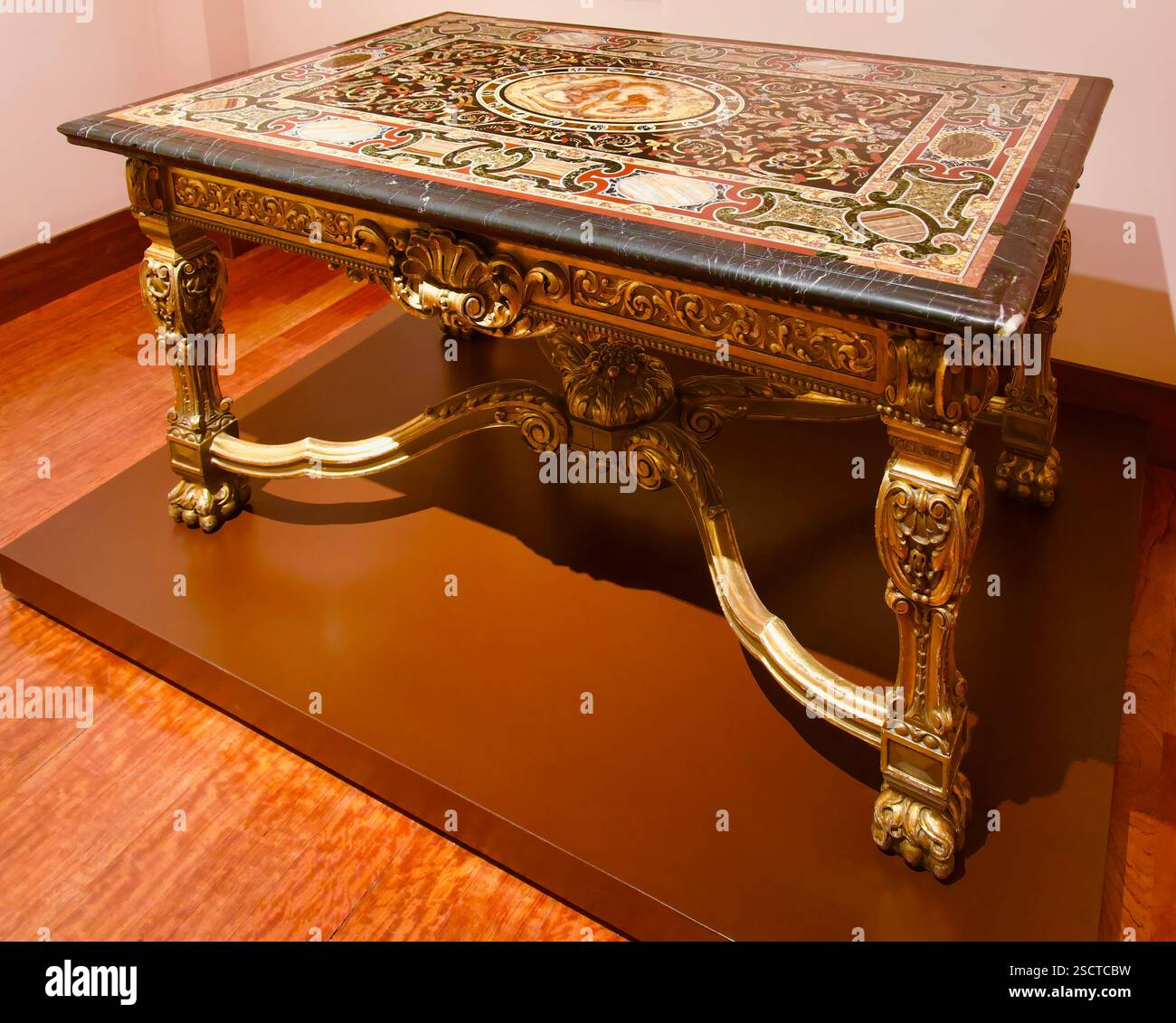 Semi preciuos hi-res stock photography and images - Alamy
