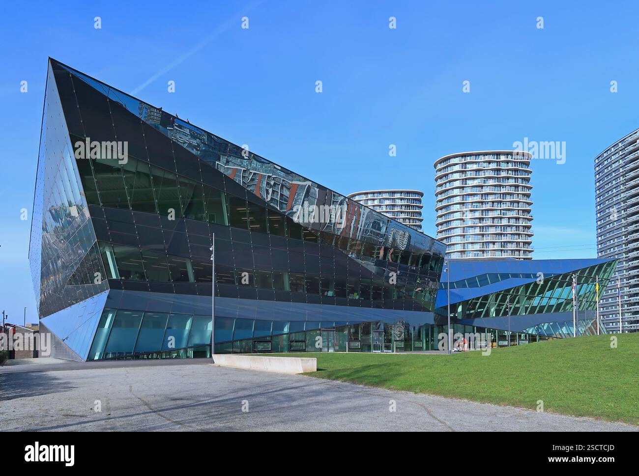 The new London City Hall Building by the Royal Victoria Dock in London ...
