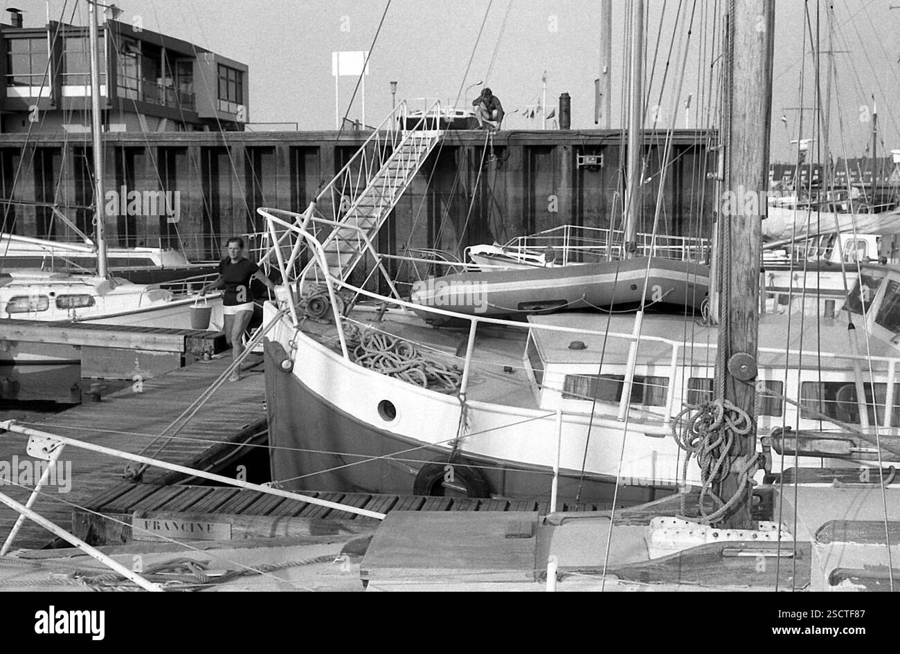 Boats and ships in the tidal port of Calais. [automated translation ...