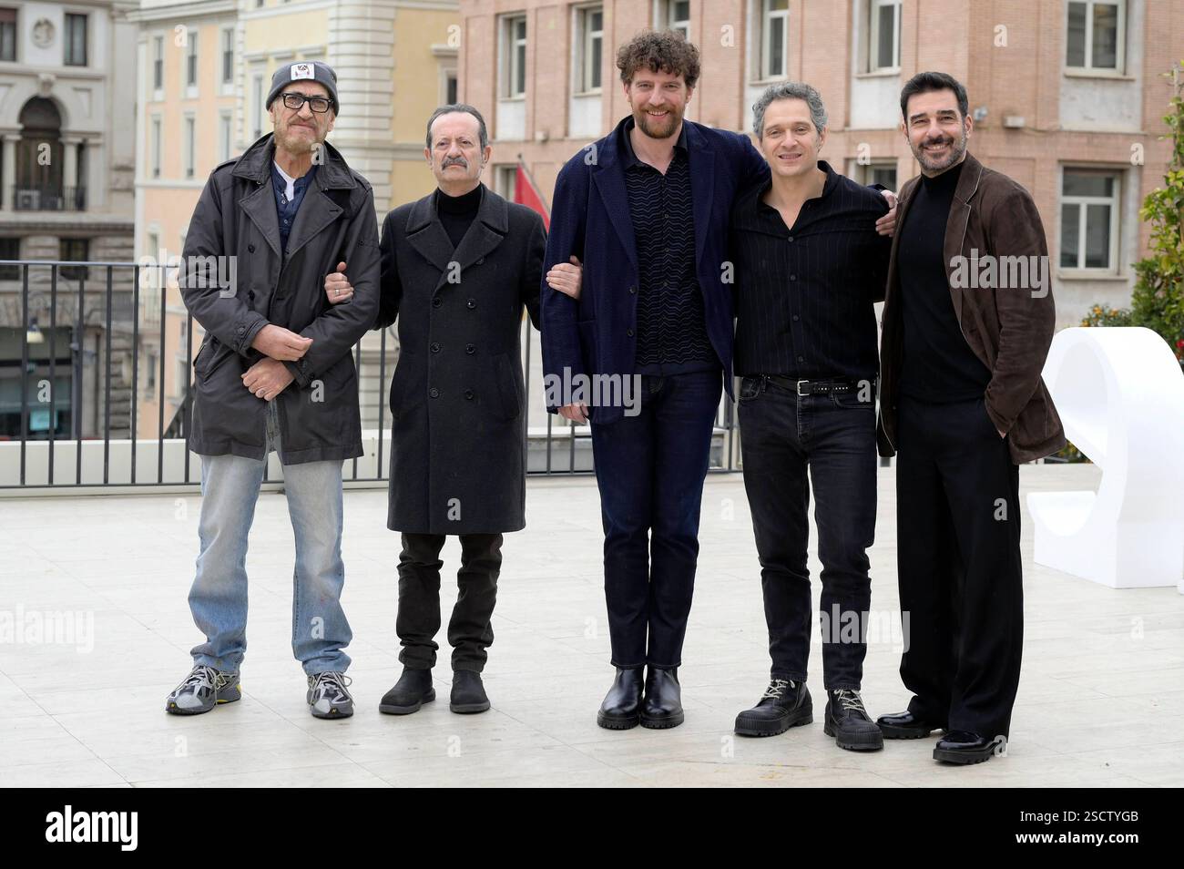 Marco Giallini, Rocco Papaleo, Maurizio Lastrico, Claudio Santamaria ...