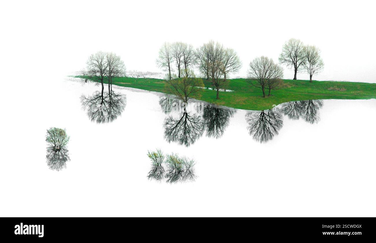 River trees blue sky Cut Out Stock Images & Pictures - Alamy