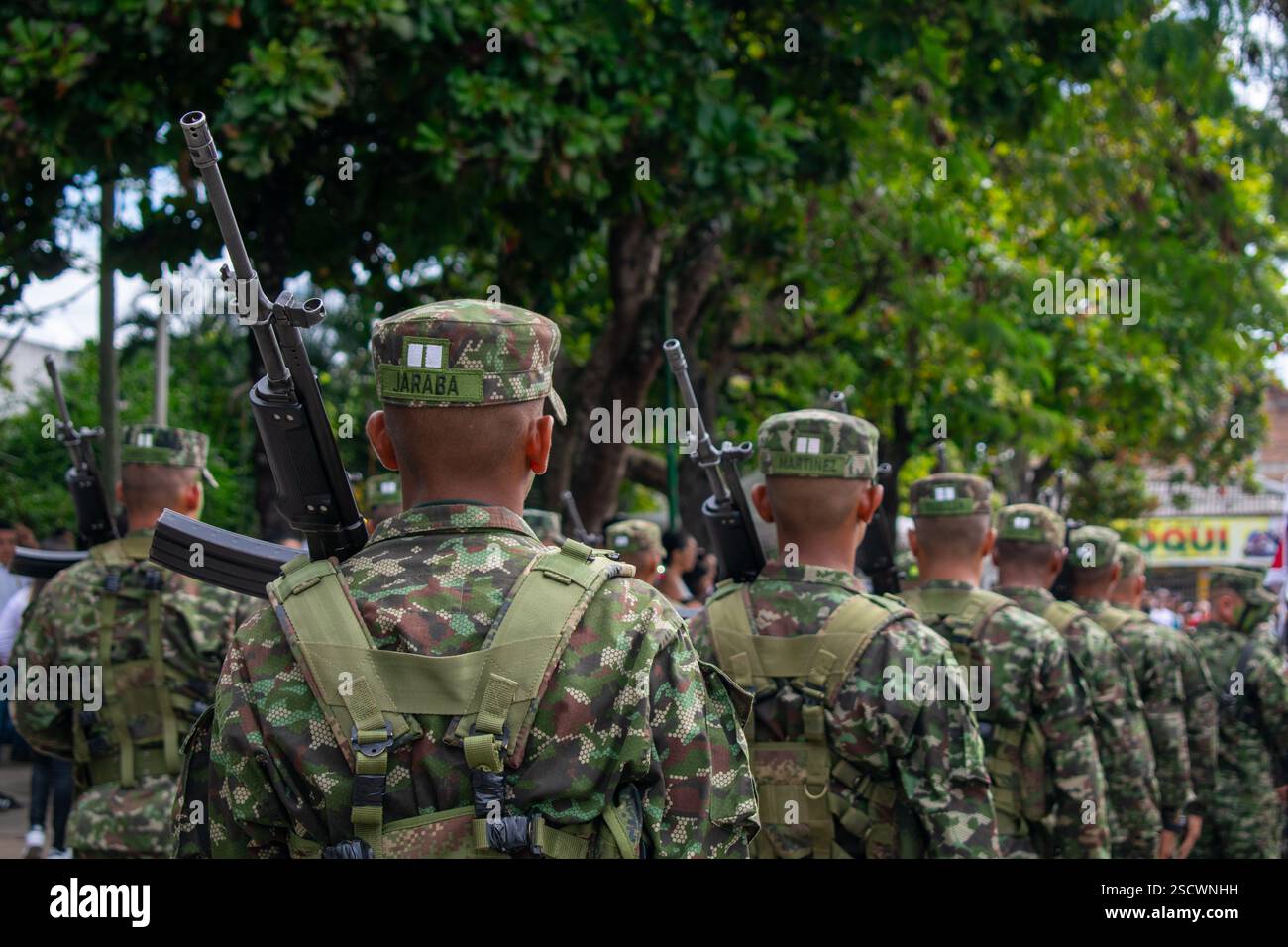 Colombian army patrolling the streets, military forces on urban patrol ...