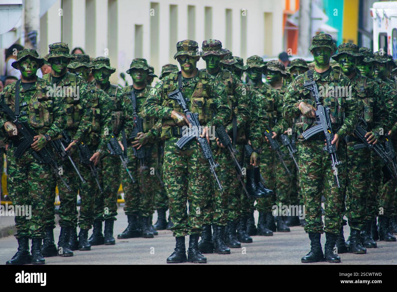 Colombian army patrolling the streets, military forces on urban patrol ...