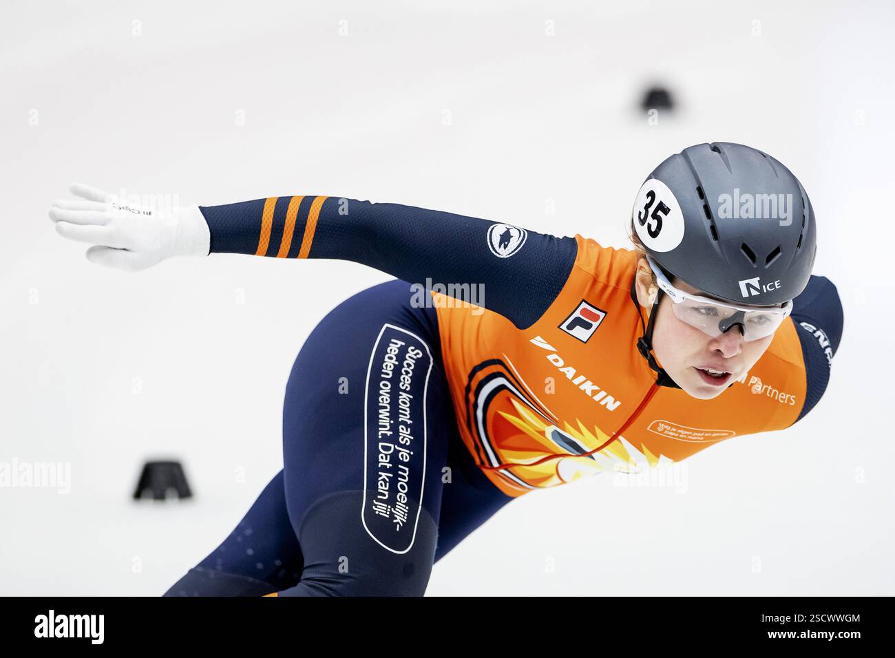 TILBURG - Diede van Oorschot (NED) in action on the 1000 meters during ...