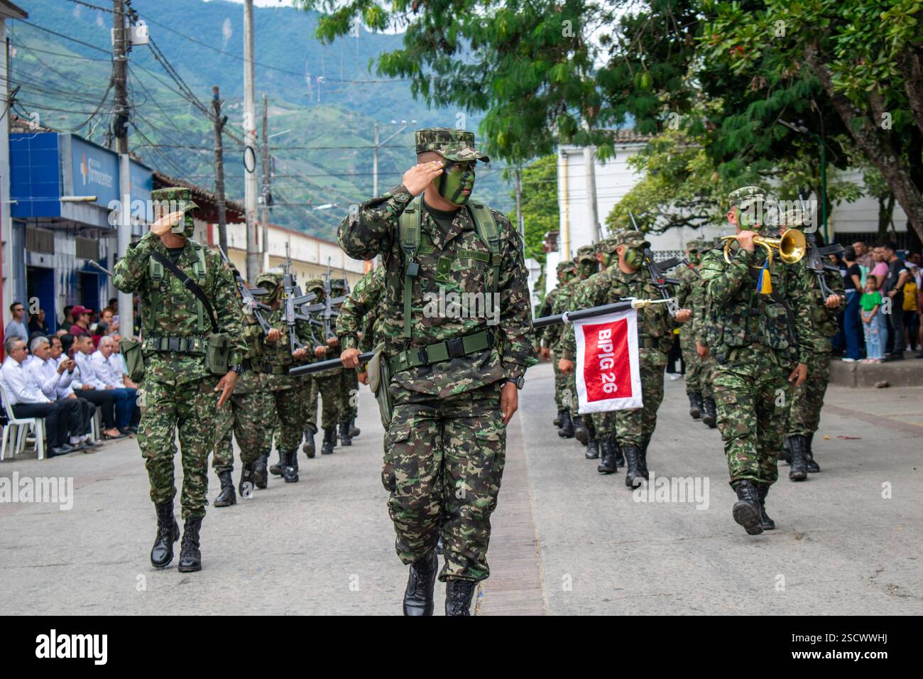 Colombian army patrolling the streets, military forces on urban patrol ...