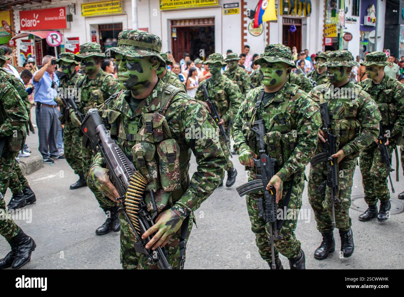 Colombian army patrolling the streets, military forces on urban patrol ...