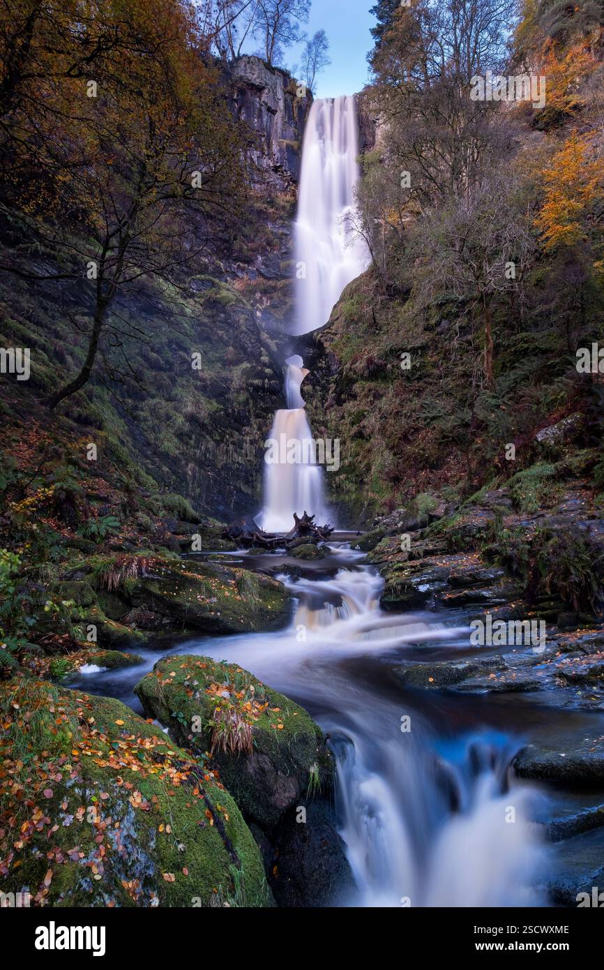 Pistyll Rhaeadr Waterfall in autumn, Llanrhaeadr-ym-Mochnant, Berwyn ...