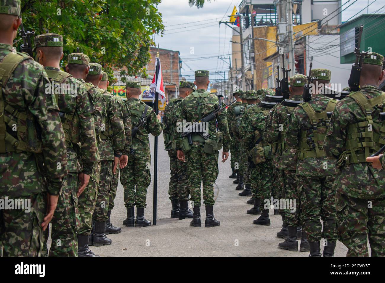 Colombian army patrolling the streets, military forces on urban patrol ...