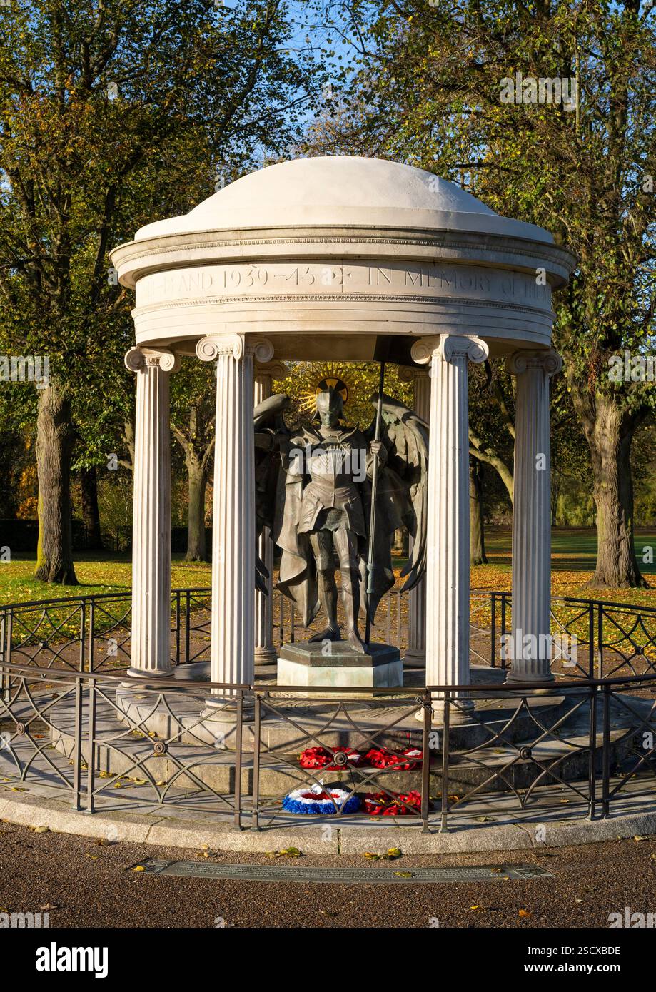 War memorial by George Hubbard, with sculpture of St Michael by Allan ...
