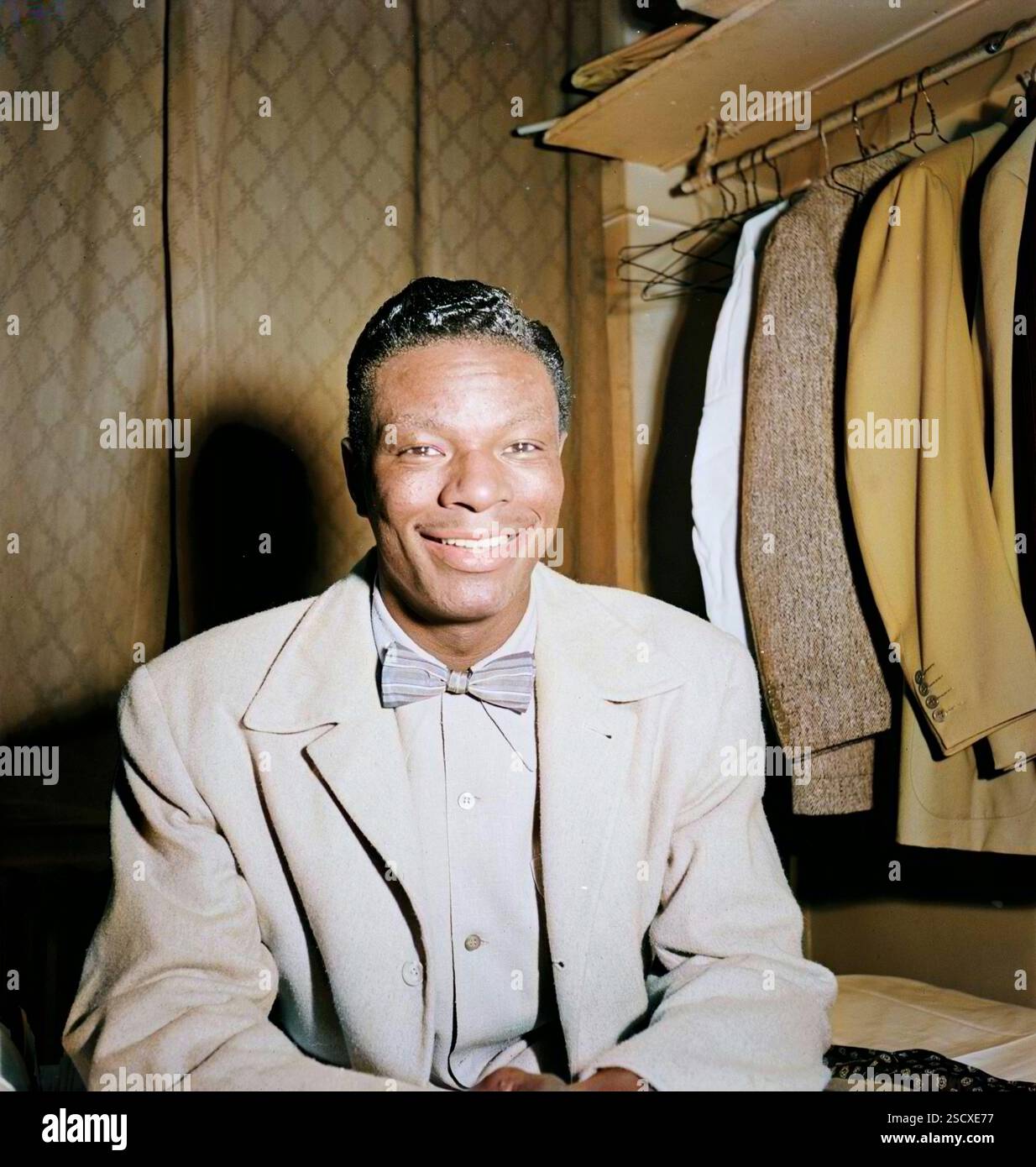 Portrait of Nat King Cole, Paramount Theater, New York, N.Y., ca. Nov ...