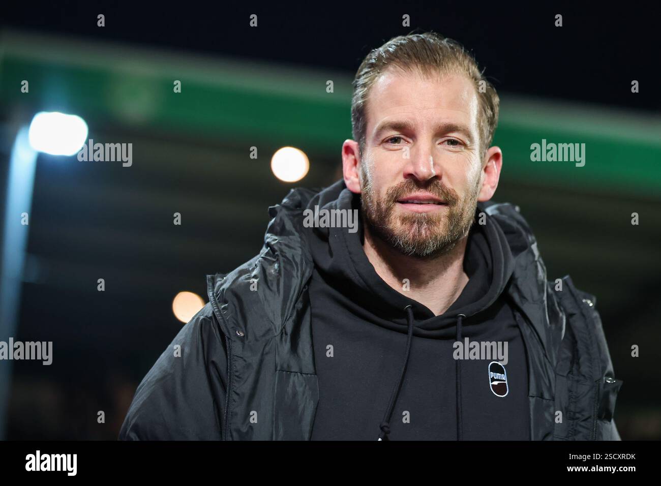07 February 2025, Bavaria, Fürth: Soccer: Bundesliga 2, SpVgg Greuther ...