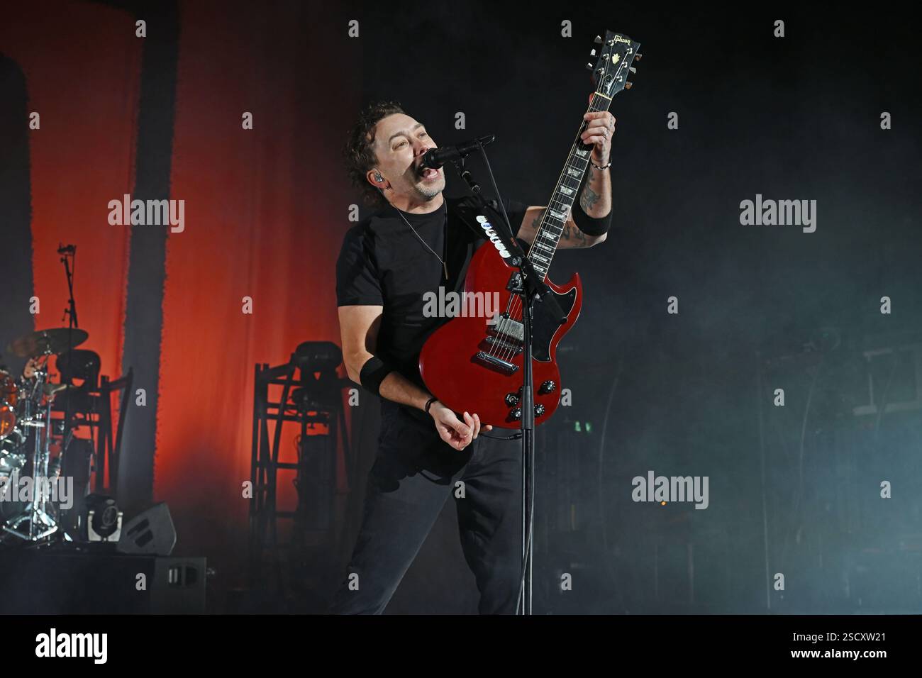 LONDON, ENGLAND - FEBRUARY 05: Tim McIlrath of ‘Rise Against ...