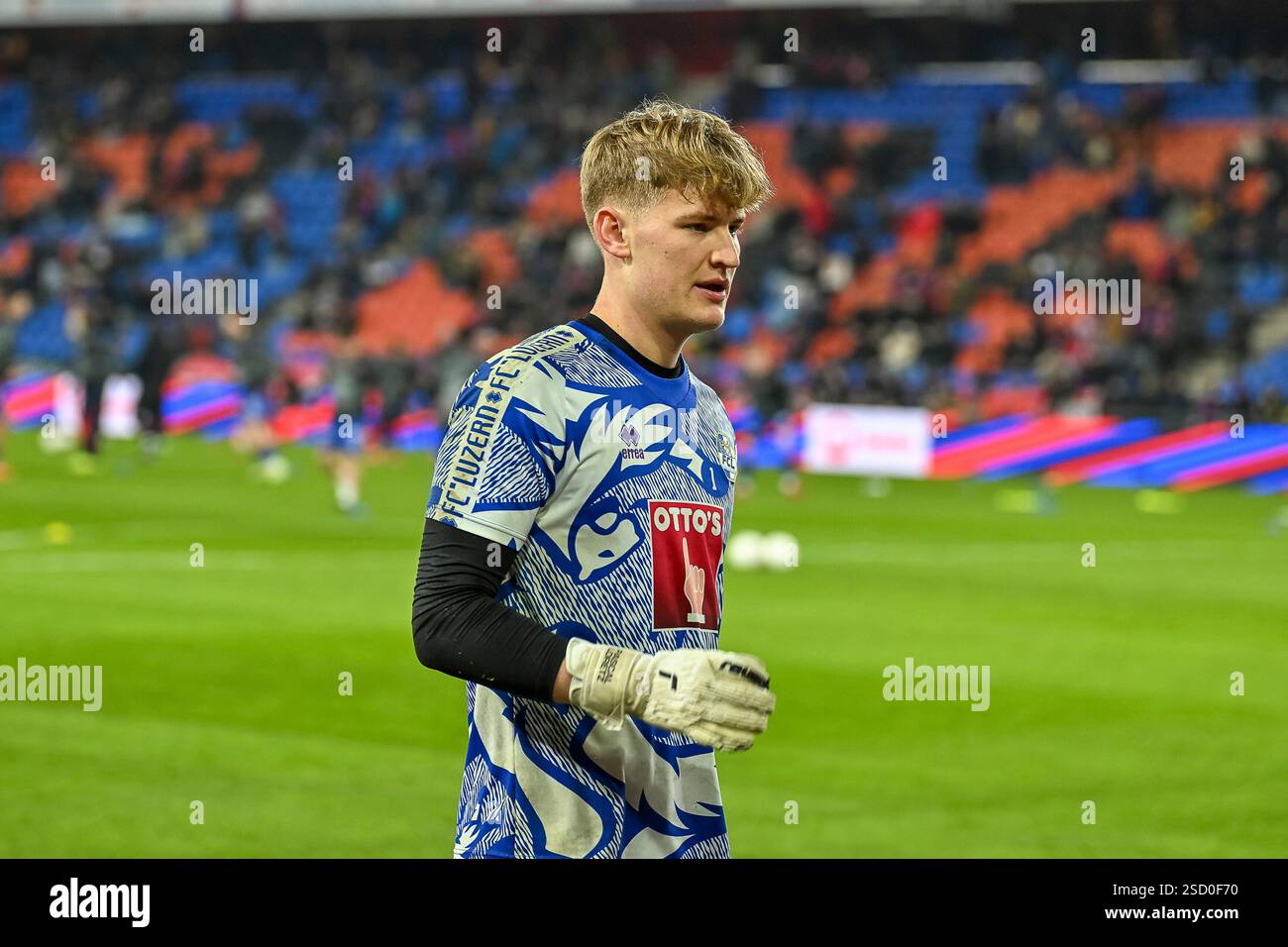 Pascal Loretz (FC Luzern, #01) SUI, FC Basel - FC Luzern, Fussball ...