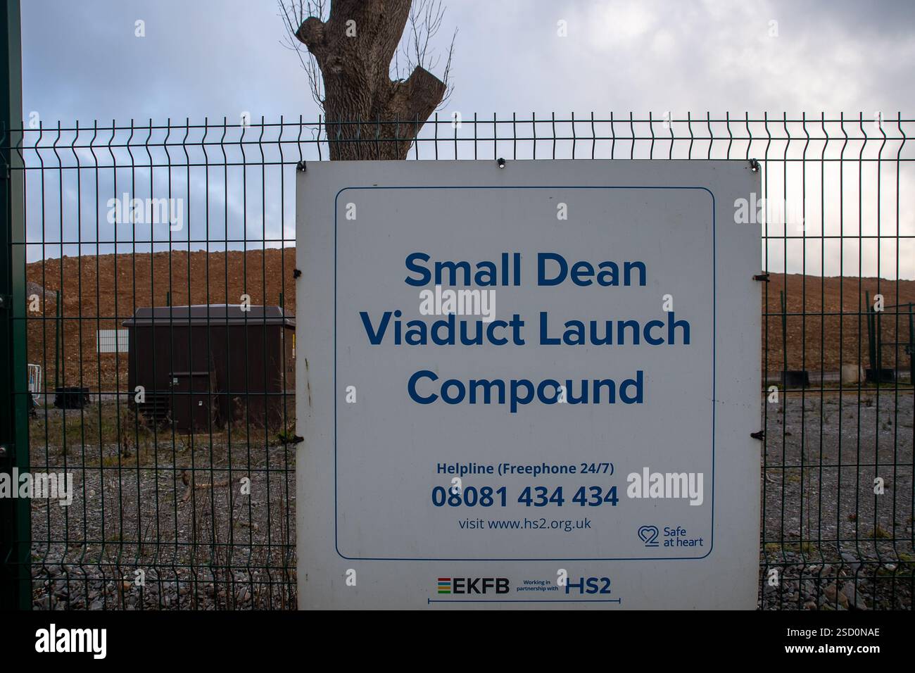 Wendover, UK. 6th February, 2025. The remains of a tree partially cut ...