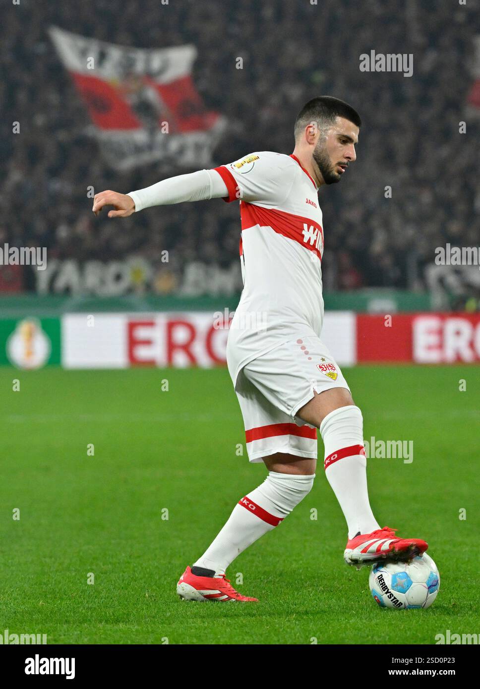 Stuttgart, Deutschland. 04th Feb, 2025. Deniz Undav VfB Stuttgart (26) Aktion am Ball DFB-Pokal ...