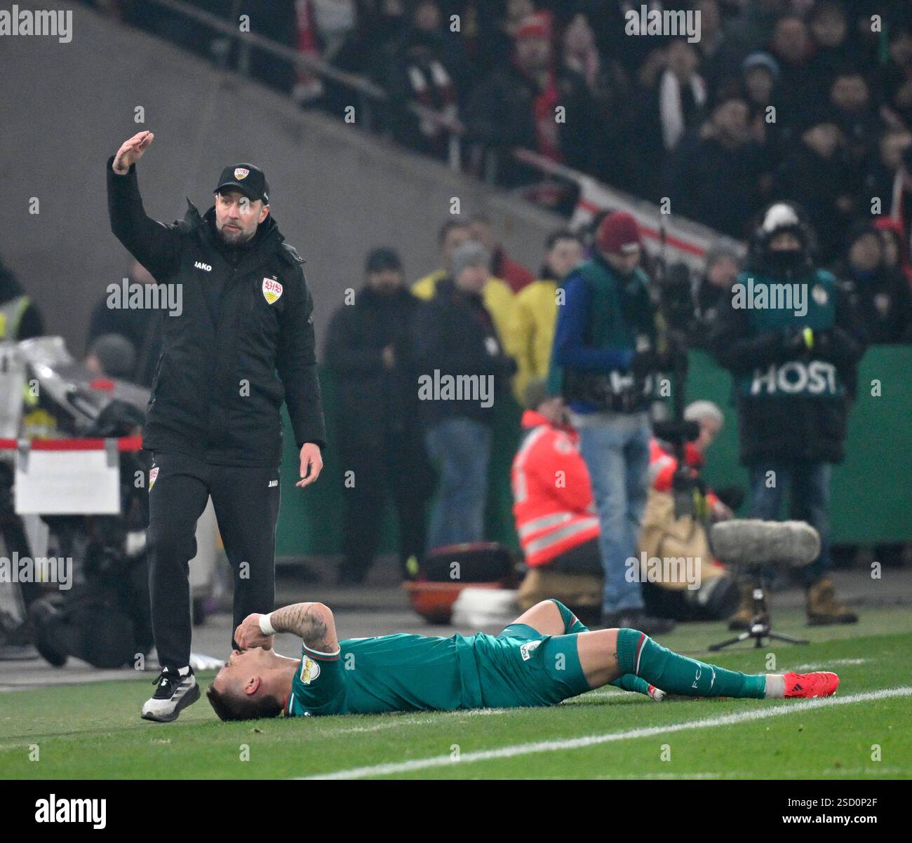 Stuttgart, Deutschland. 04th Feb, 2025. Trainer Coach Sebastian Hoeness ...
