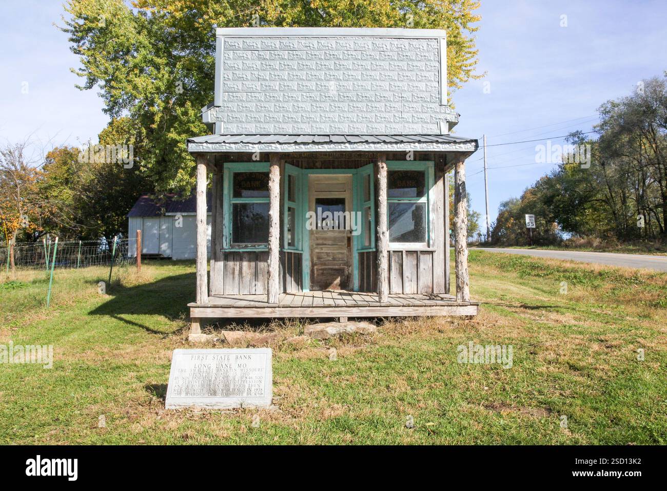 1st State bank along historic Route 66 in Long Lane, Missouri Stock ...