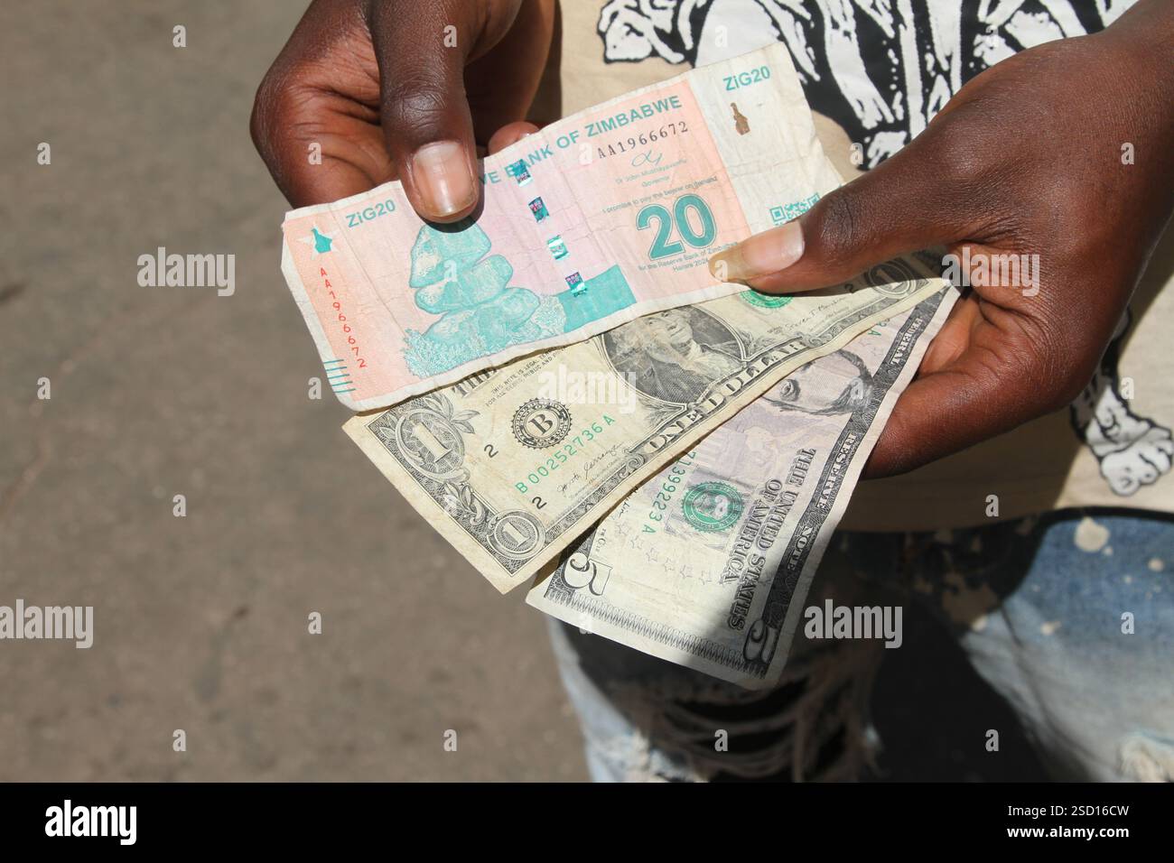 Zimbabwe currency zig hi-res stock photography and images - Alamy