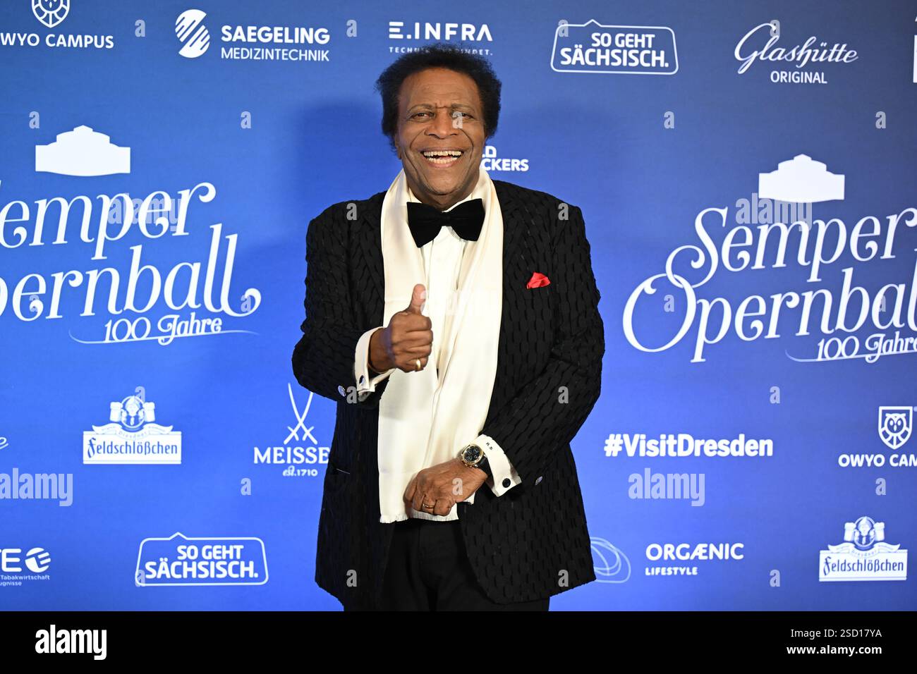 Dresden, Germany. 07th Feb, 2025. Singer Roberto Blanco stands on the ...