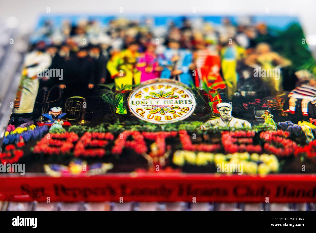 The beatles sgt pepper's lonely hearts hi-res stock photography and ...