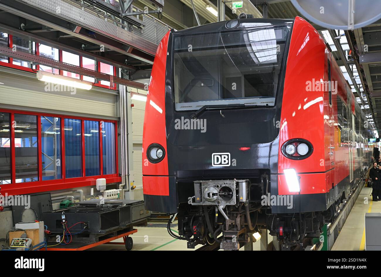 Triebwagen der S-bahn im S-Bahn Werk in Köln-Nippes *** S Bahn railcar ...