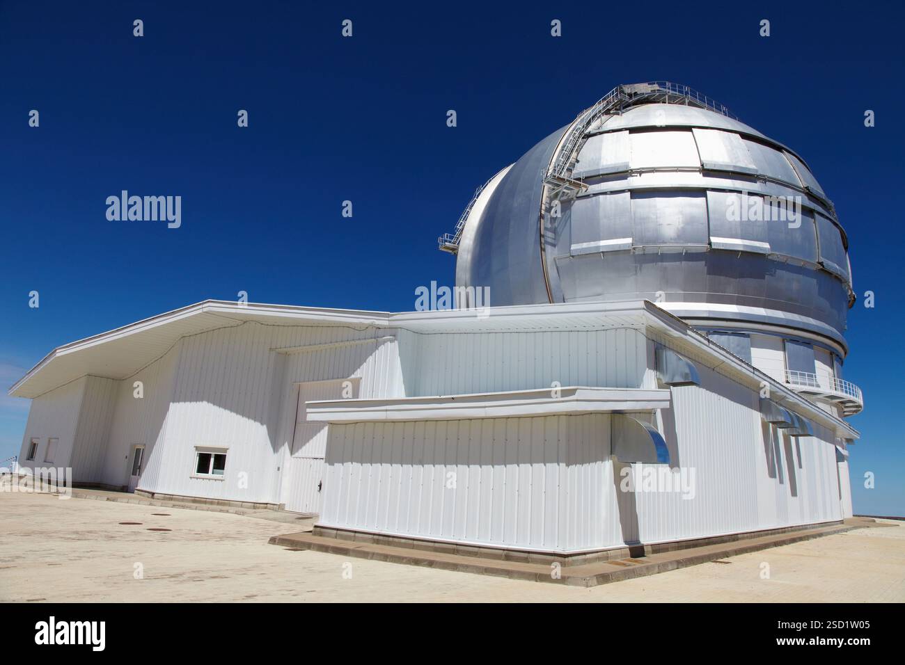The Gran Telescopio CANARIAS GTC, Roque de los Muchachos Observatory ...