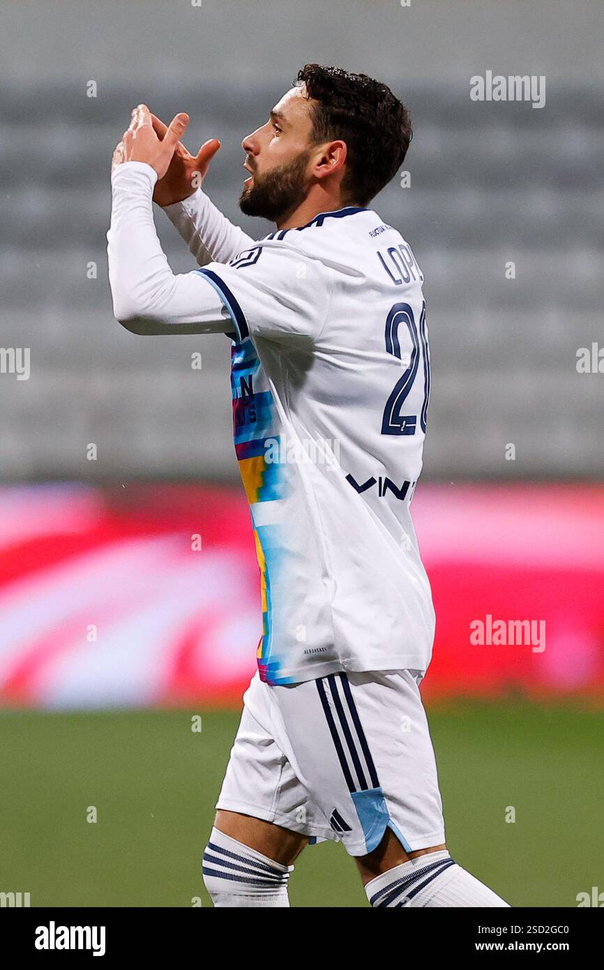 20 Julien LOPEZ (pfc) during the Ligue 2 BKT match between Paris FC and ...