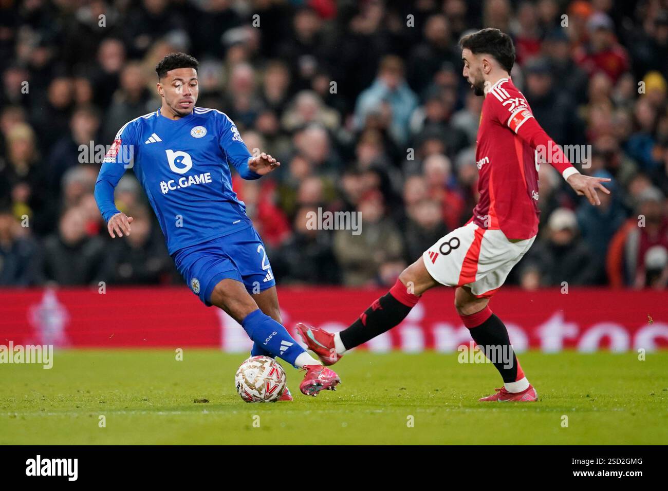 Manchester United's Bruno Fernandes, right, and Leicester's James ...