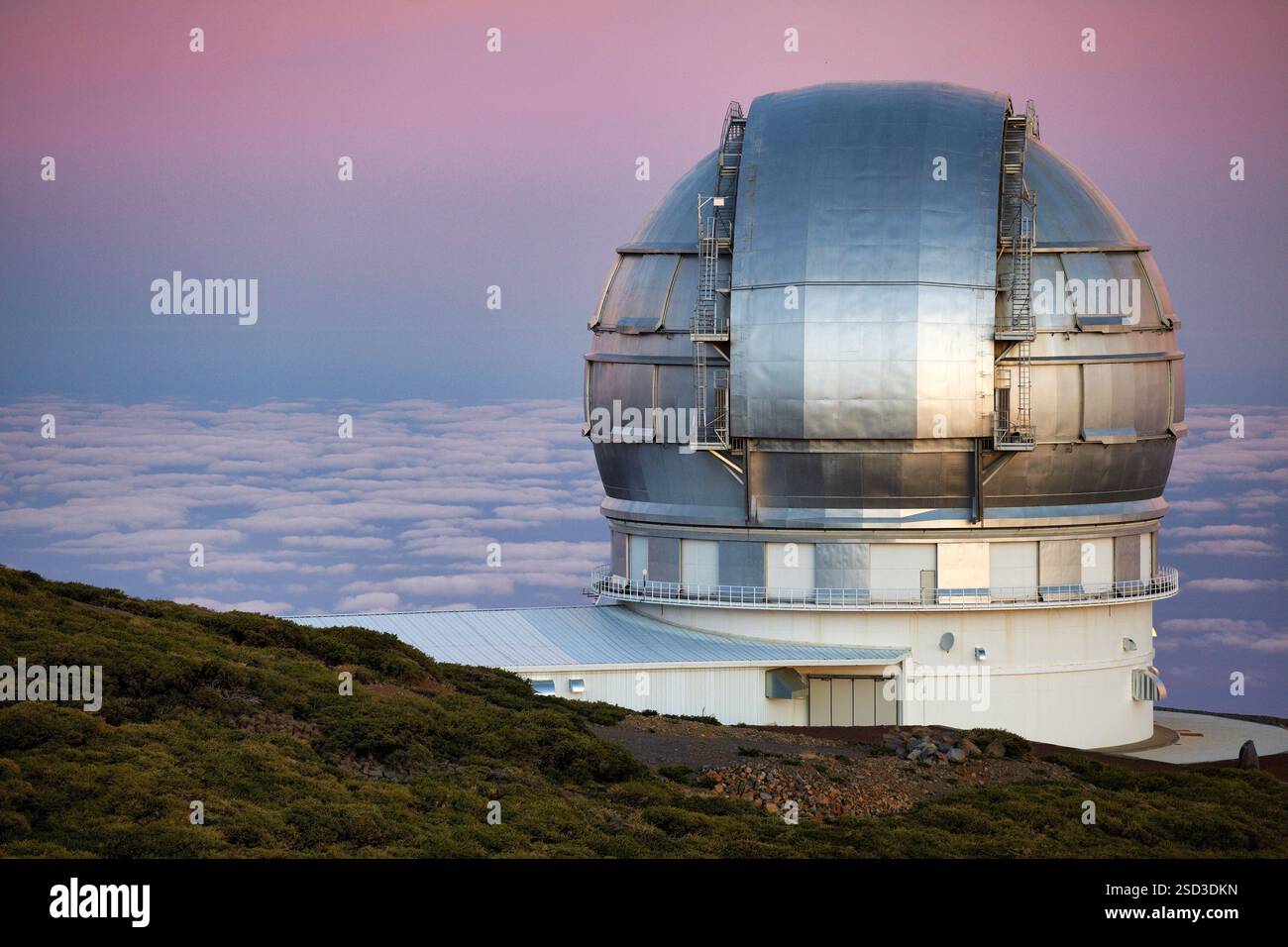 The Gran Telescopio CANARIAS GTC, Roque de los Muchachos Observatory ...