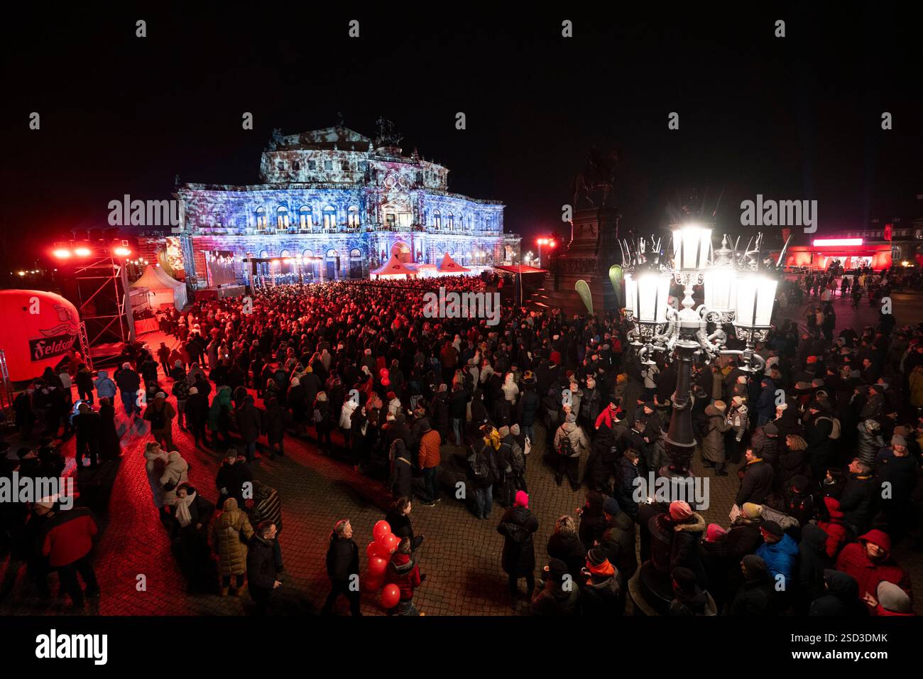Dresden, Germany. 07th Feb, 2025. Visitors stand in front of the ...