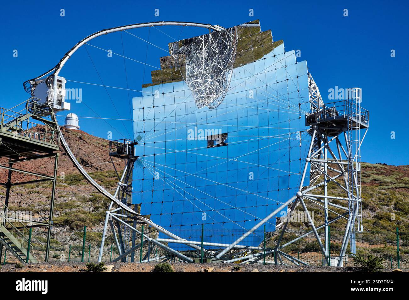 The MAGIC Telescopes, Roque de los Muchachos Observatory, La Palma ...