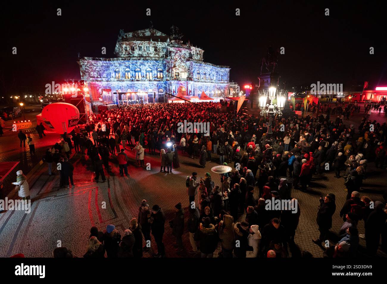 Dresden, Germany. 07th Feb, 2025. Visitors stand in front of the ...
